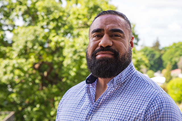 Fred Ofa - Home - Ringa Hora