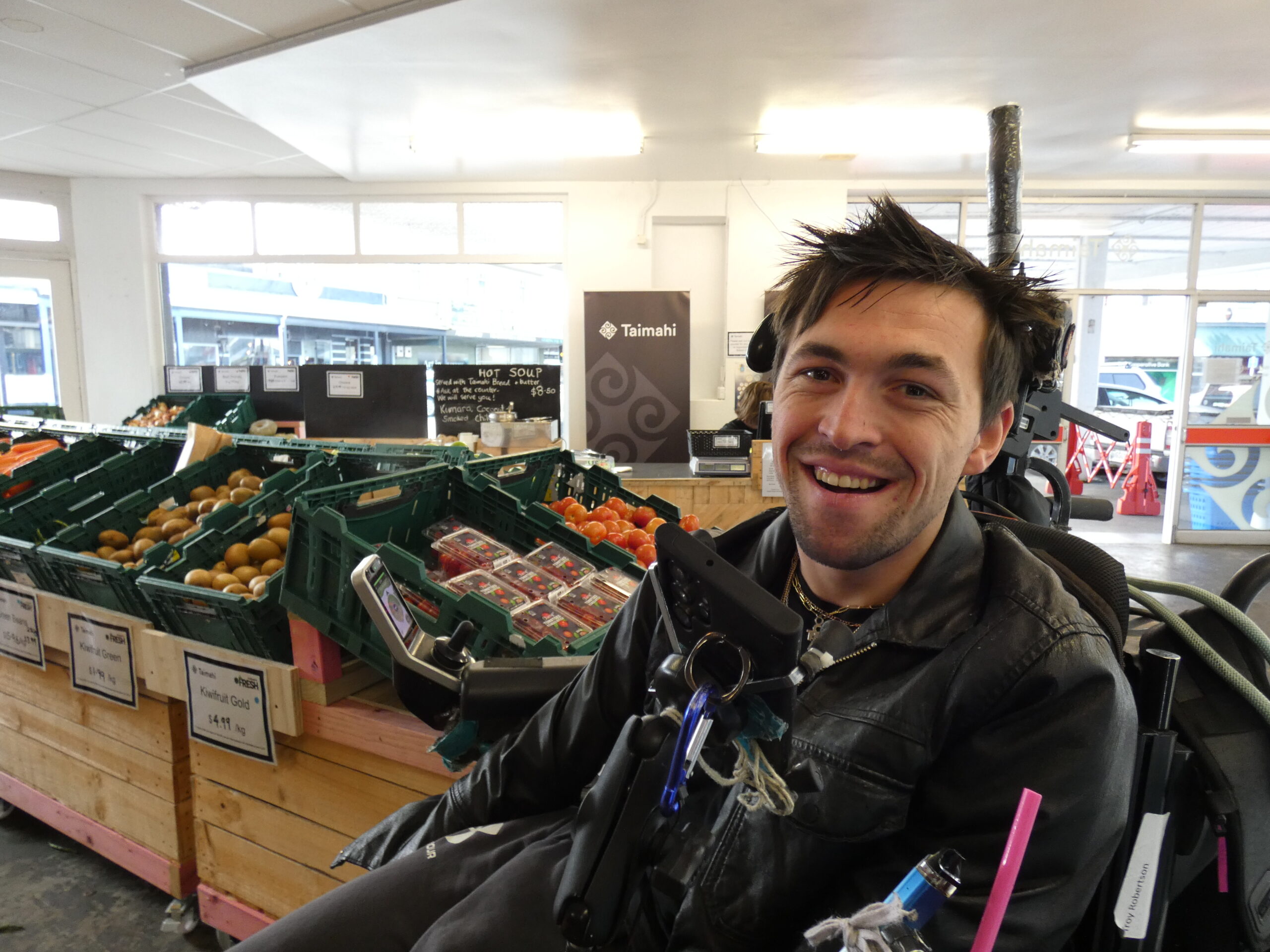 Troy Robertson - Home - Ringa Hora